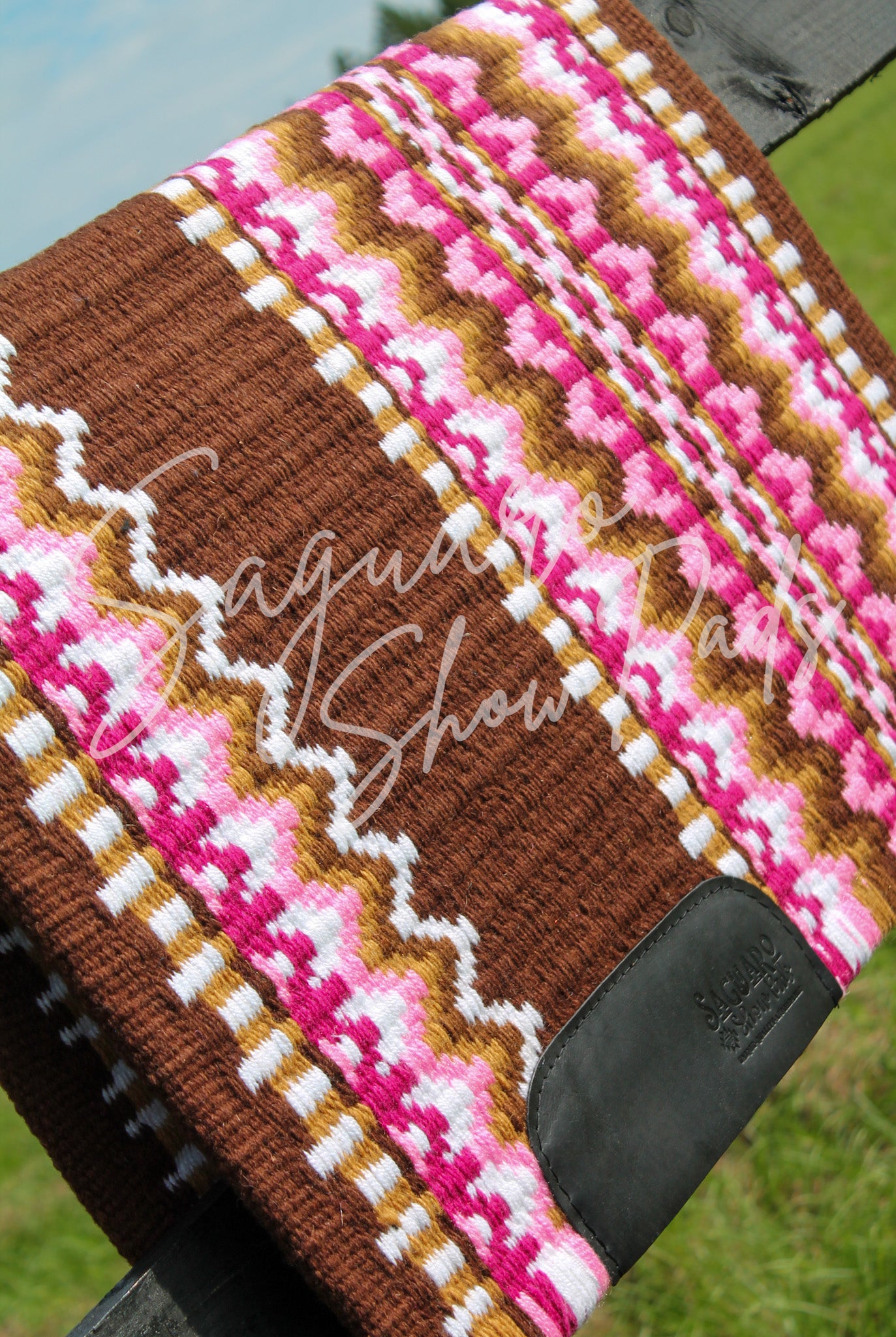 #2297 "Banks” Show Pad – Saguaro Show Pads